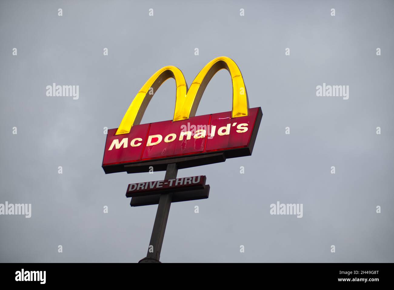 Mcdonalds banner restaurant brand hi-res stock photography and images ...