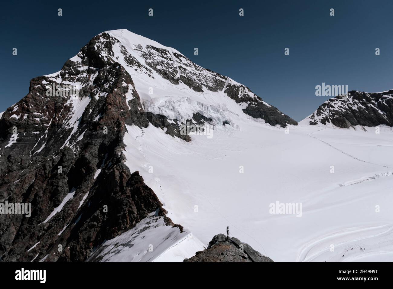 Snow peak of mountain hi-res stock photography and images - Alamy