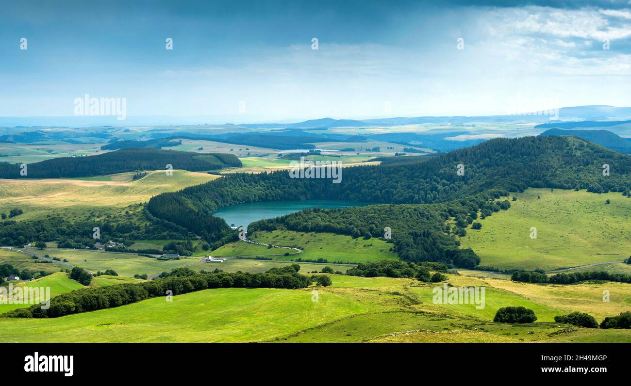 Lac pavin hi-res stock photography and images - Alamy