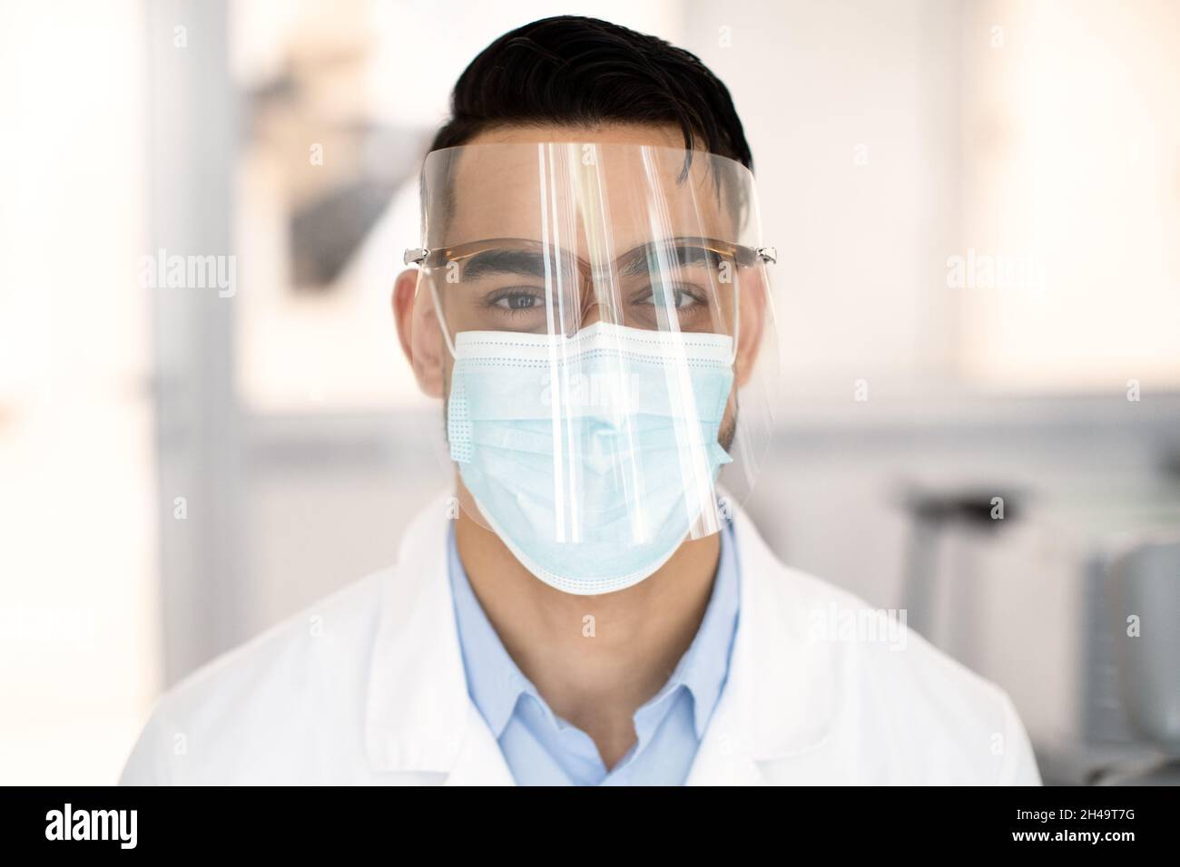 Free face shield hi-res stock photography and images - Alamy
