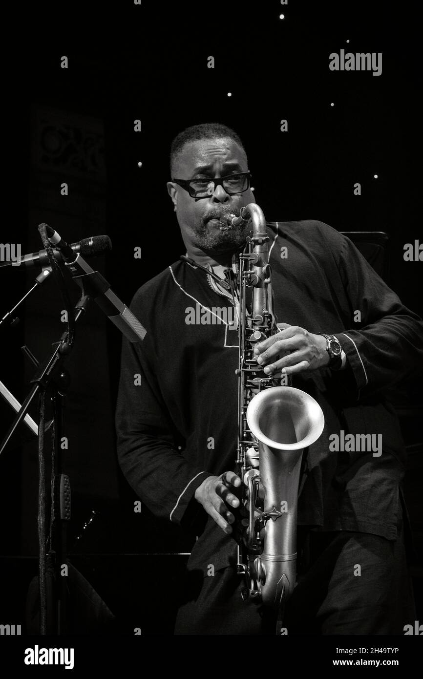Jean Toussaint plays tenor sax with Jean Toussaint Allstar Sextet at ...