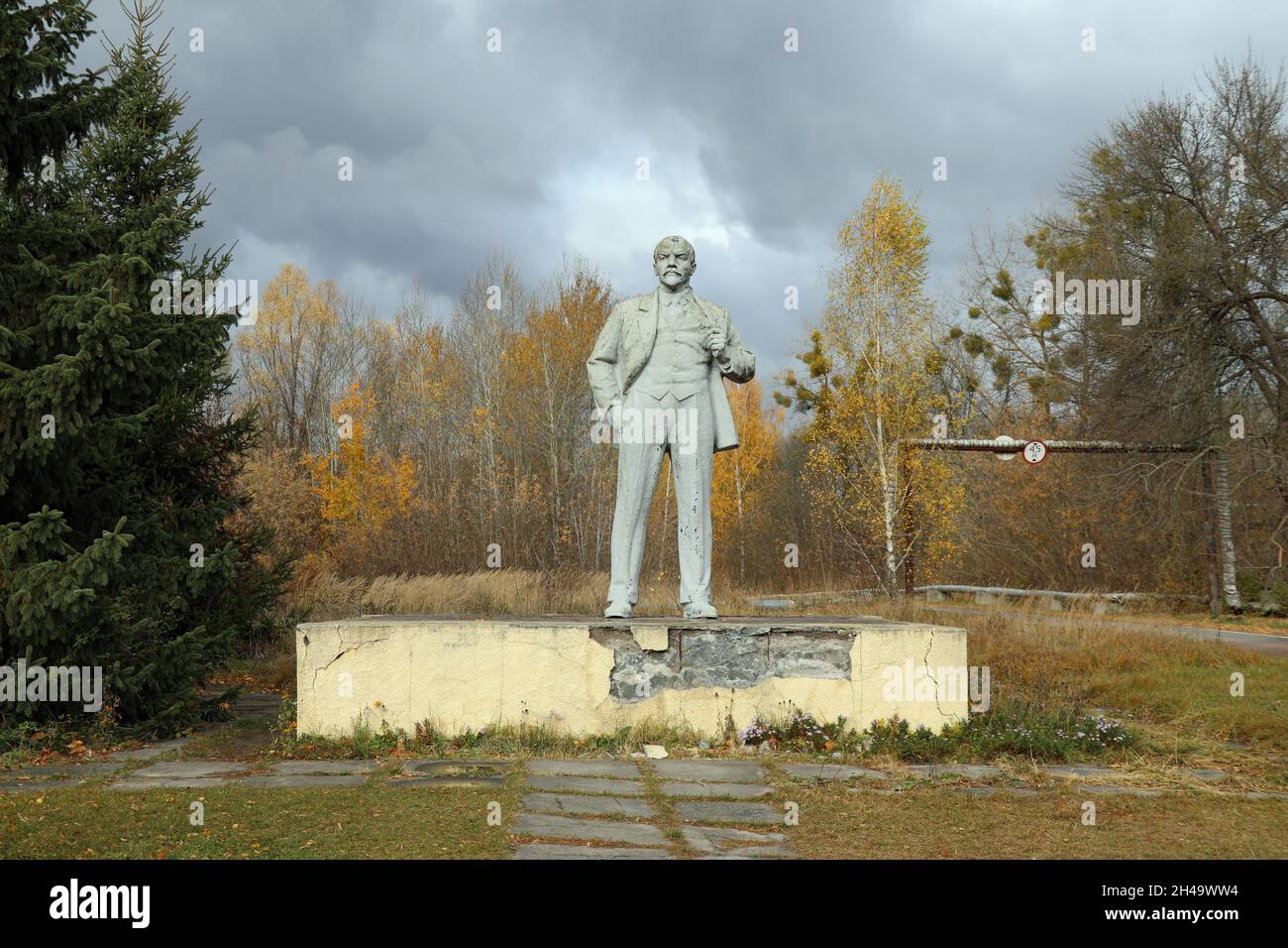 Statue of Lenin at the Chernobyl Exclusion Zone in Ukraine Stock Photo ...
