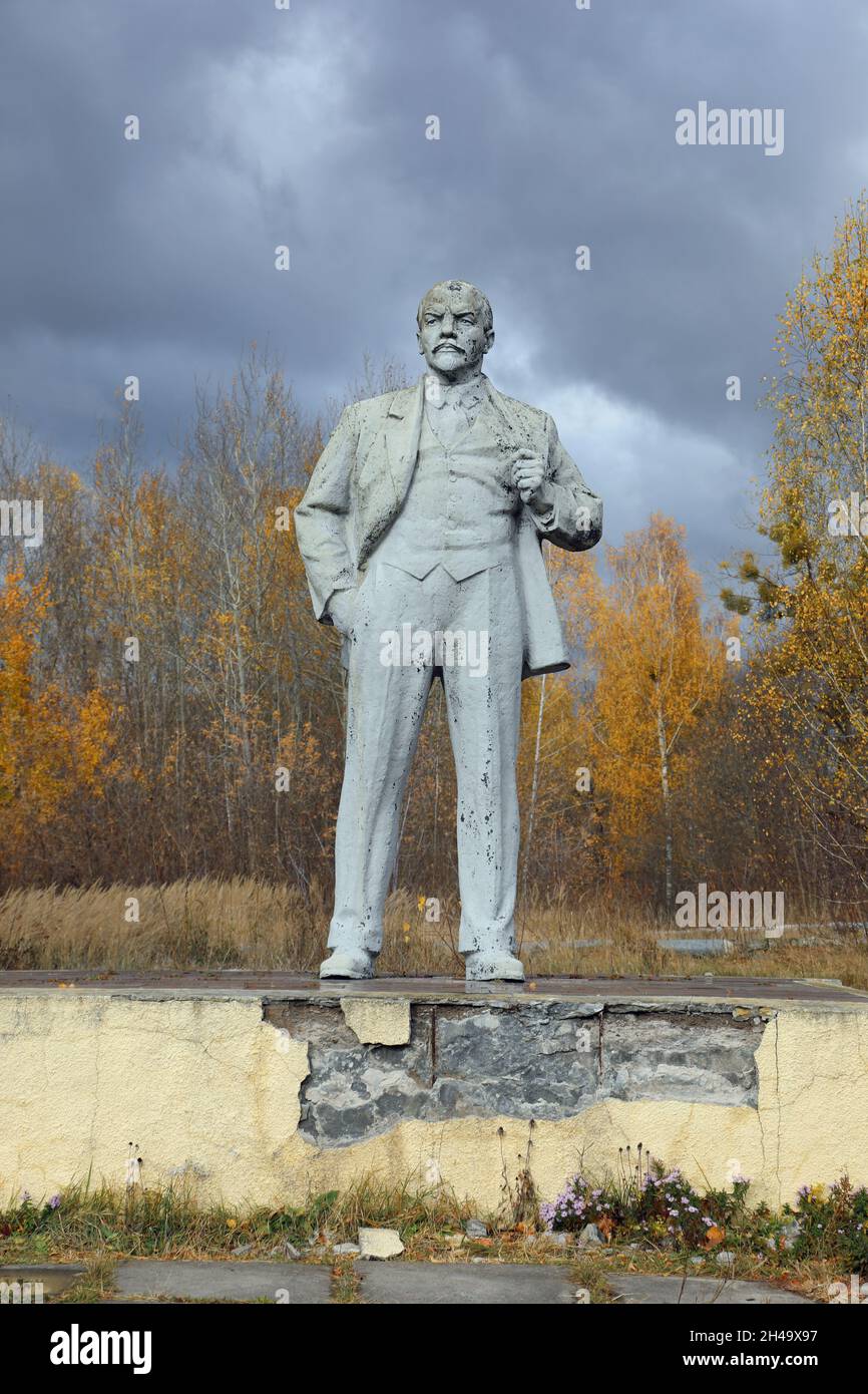 Statue of Lenin at the Chernobyl Exclusion Zone in Ukraine Stock Photo ...