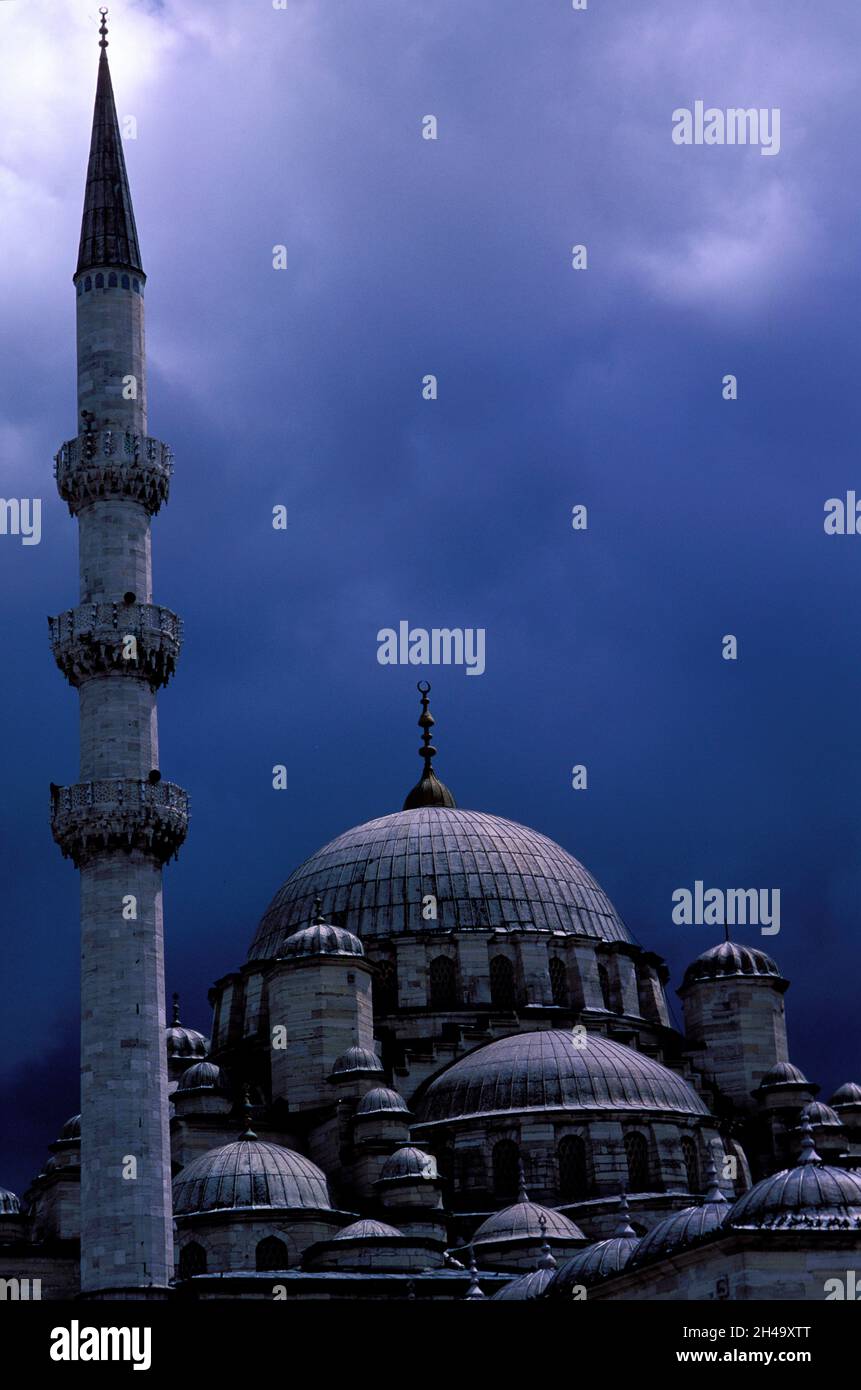 Yeni Cami mosque. Istanbul. Turkey Stock Photo - Alamy