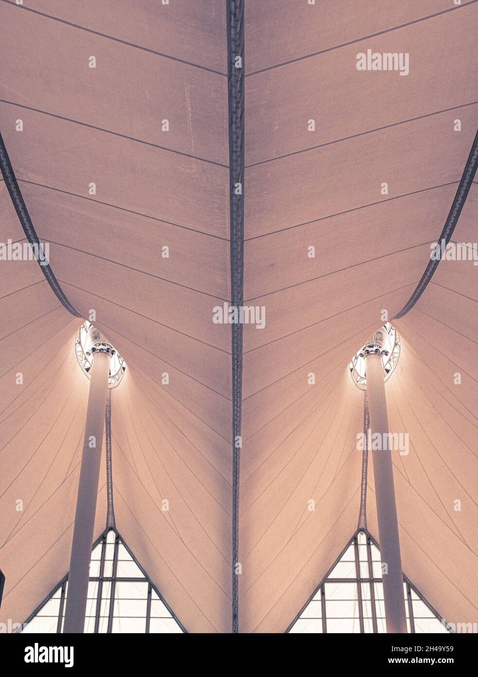 Modern architectural geometrical indoor ceiling with two thin columns ...
