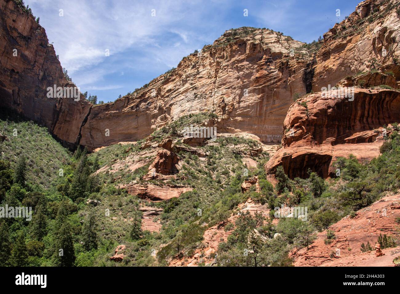 Stunning sceneries along the Boynton Canyon, Sedona, Arizona, U. S. A ...