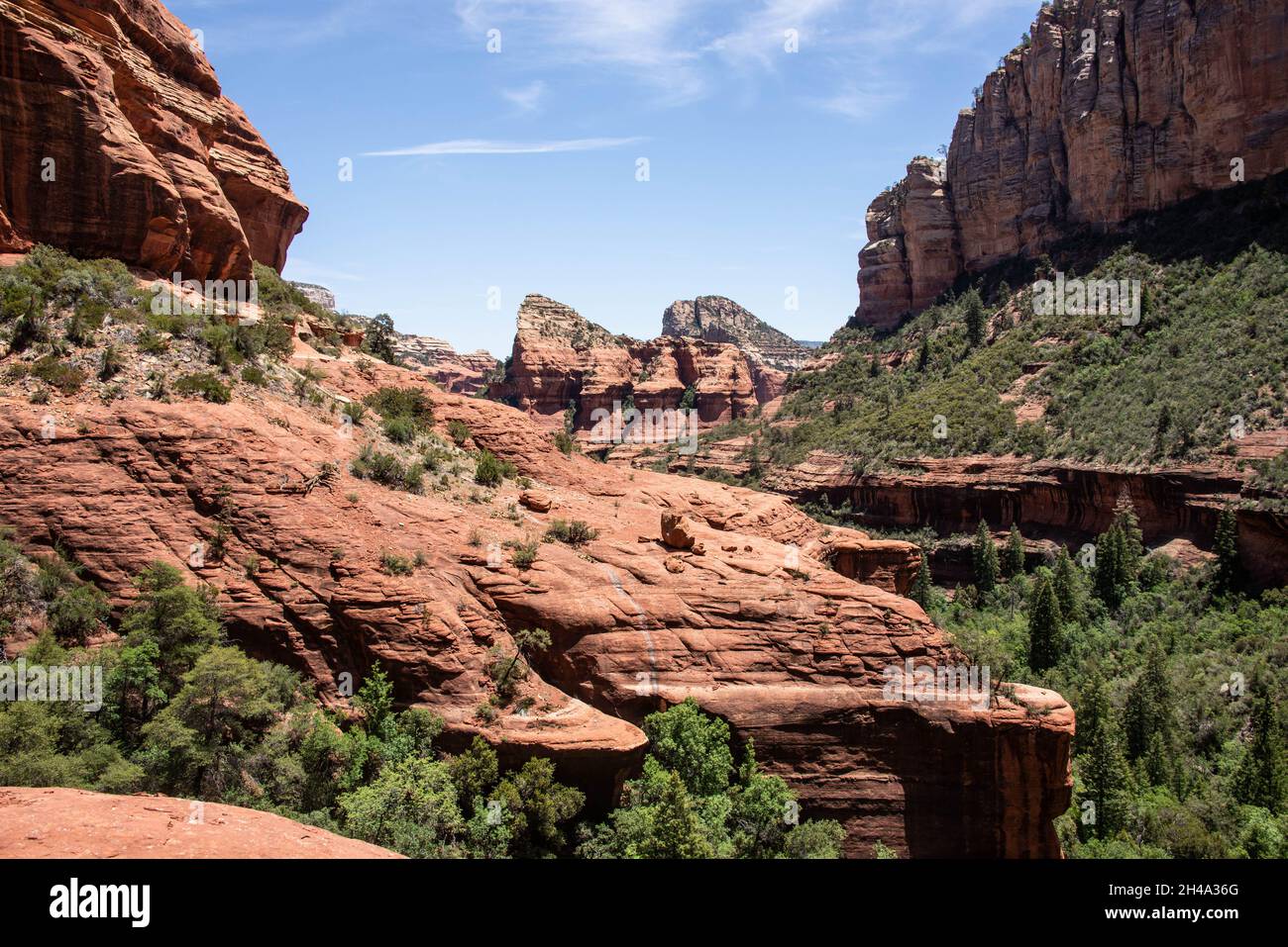 Stunning sceneries along the Boynton Canyon, Sedona, Arizona, U. S. A ...
