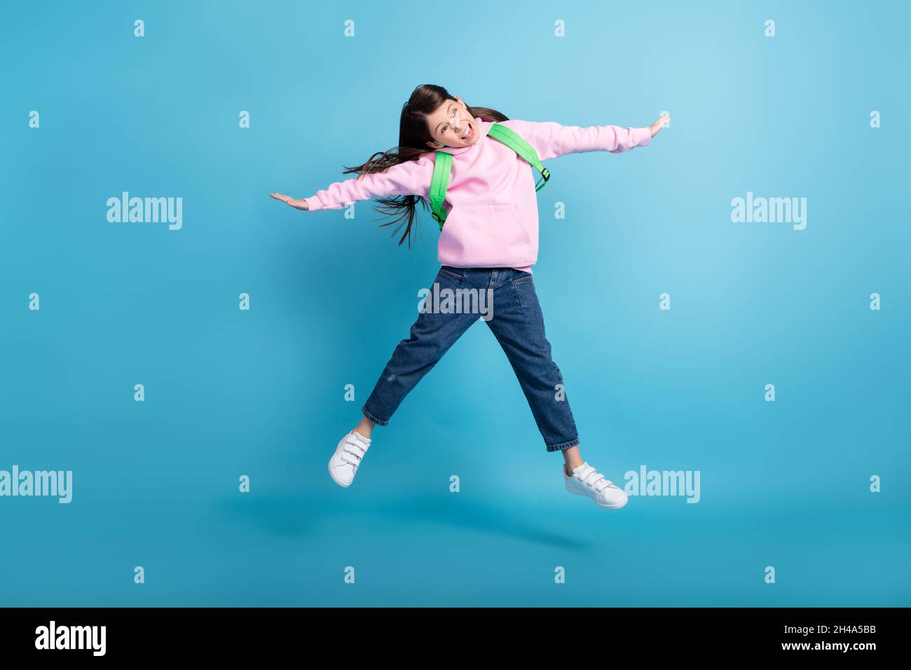 Child star jumping hi-res stock photography and images - Alamy