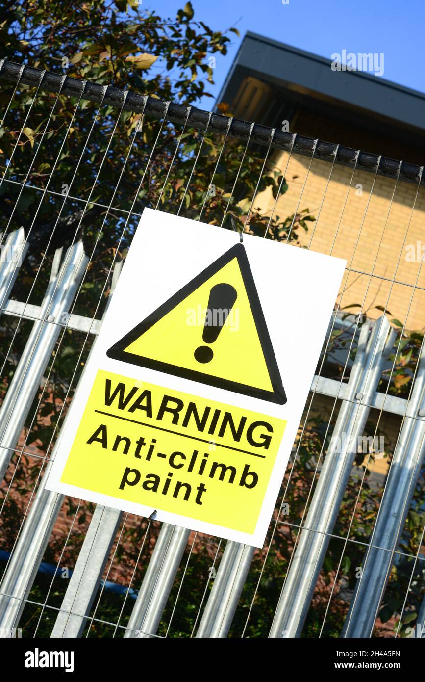 Anti climb sign hi-res stock photography and images - Alamy