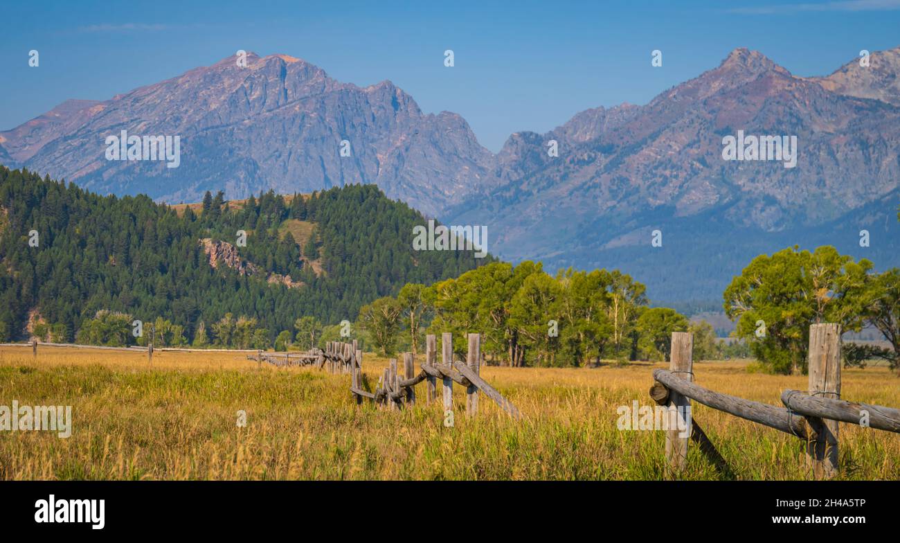 Pioneer fence hi-res stock photography and images - Alamy