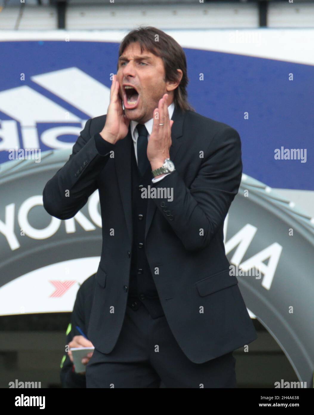 Antonio conte chelsea manager 2016 hi-res stock photography and images ...