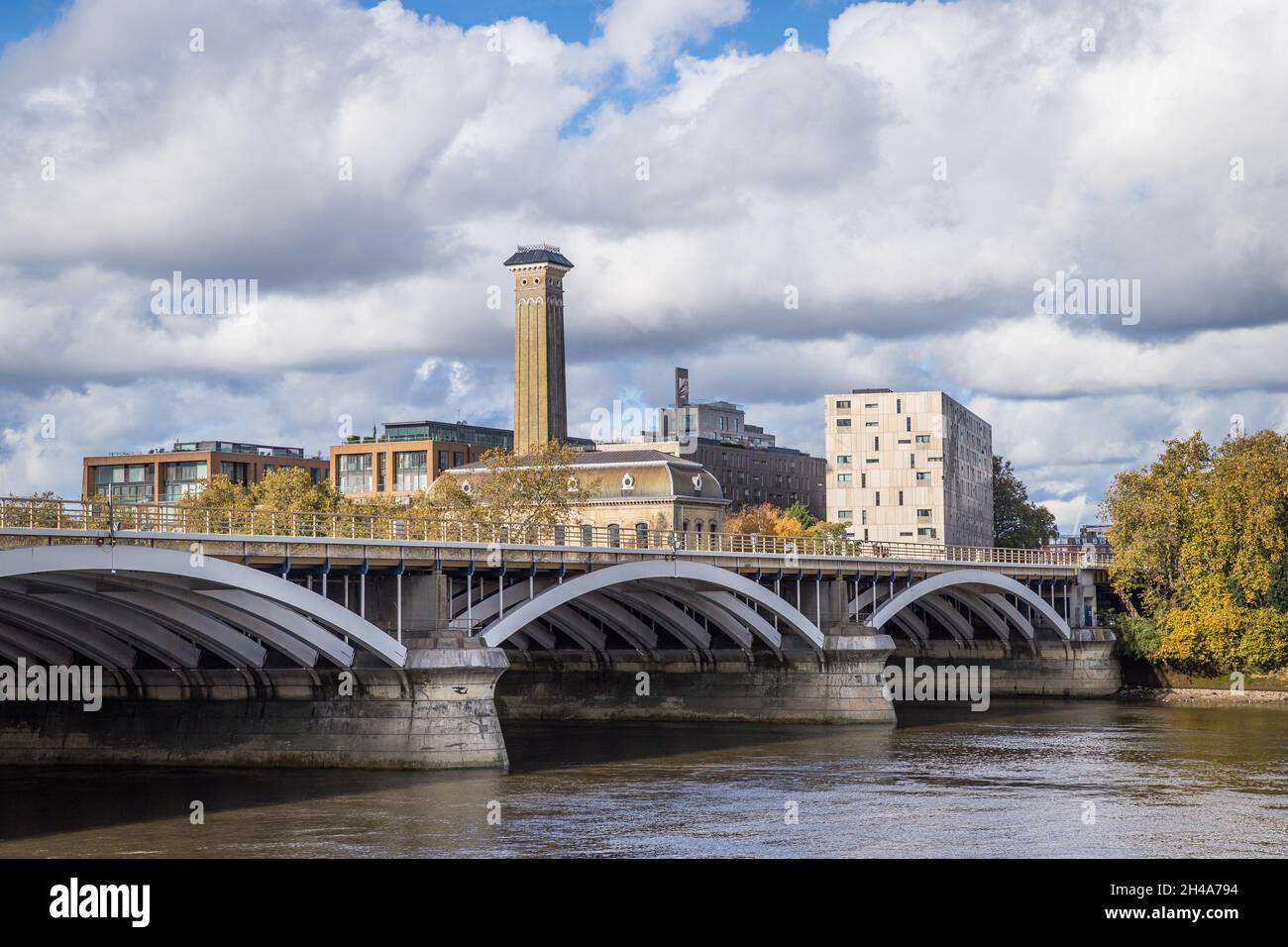 Chelsea railway bridge Stock Photo - Alamy