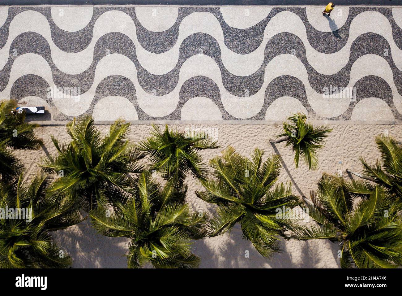 Wave pattern sidewalk copacabana beach hi-res stock photography and ...
