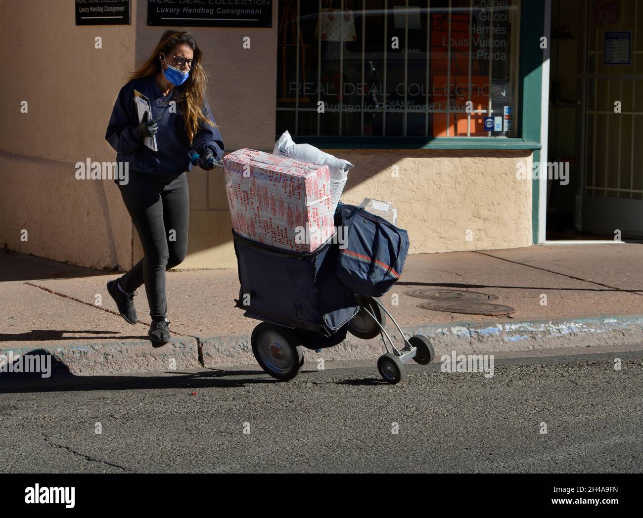 Woman postal worker mexico hi-res stock photography and images - Alamy