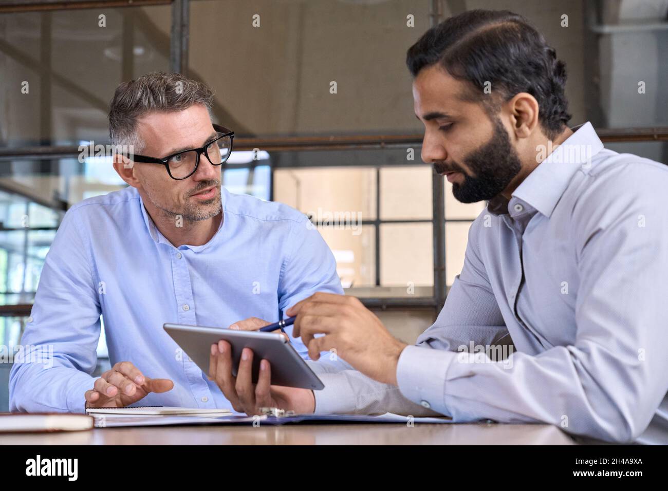 Diverse discussion hi-res stock photography and images - Alamy