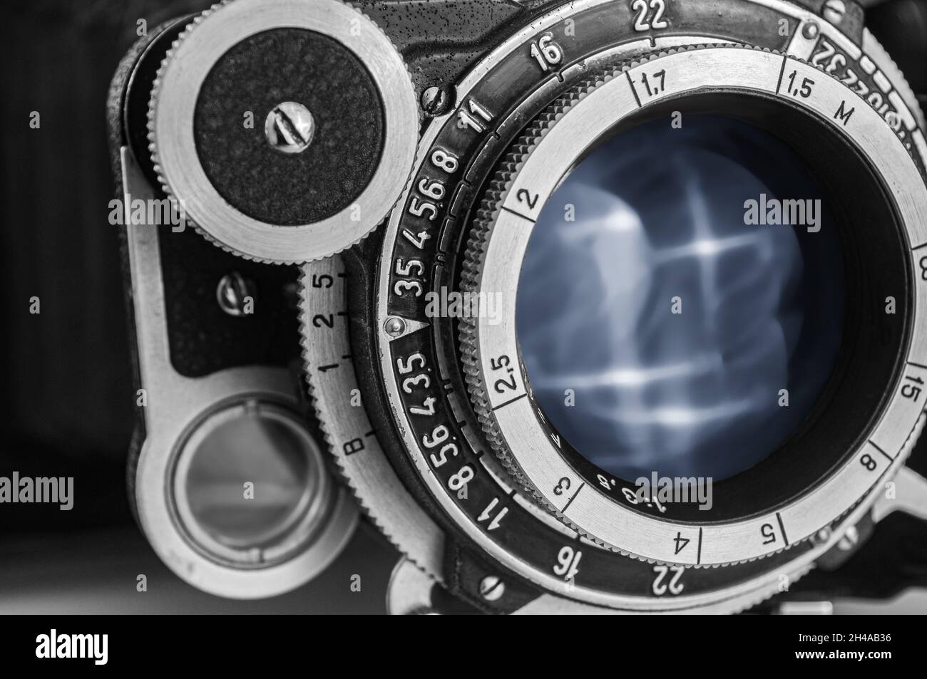 macro photo of lens of vintage film camera Stock Photo - Alamy