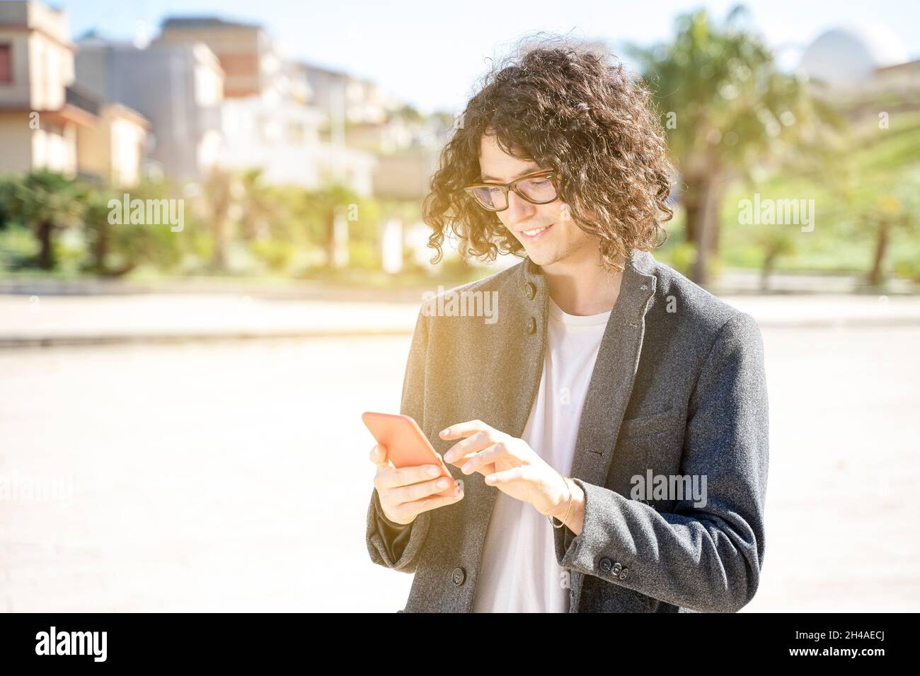 Sending message hi-res stock photography and images - Alamy