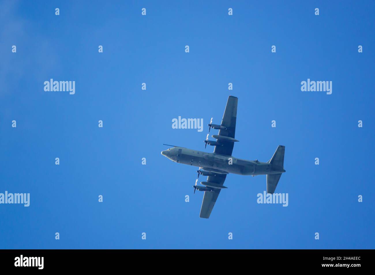 Lockheed Martin C-130J Super Hercules UK Royal Air Force air refueling ...