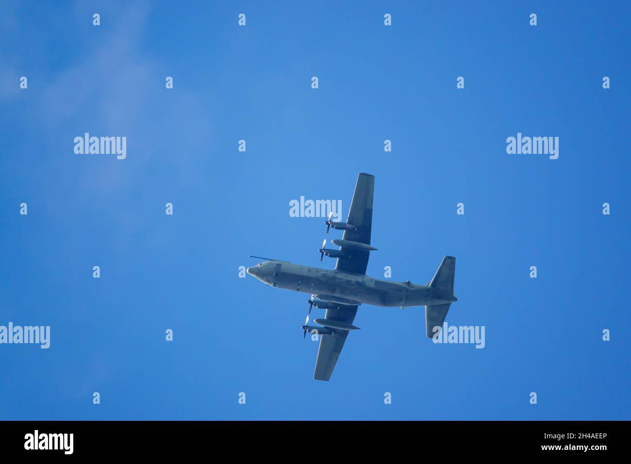Lockheed Martin C-130J Super Hercules UK Royal Air Force air refueling ...