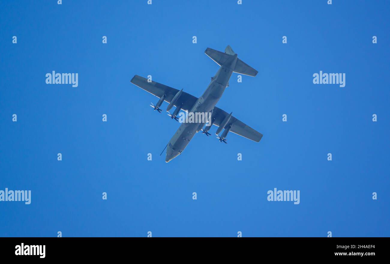 Lockheed Martin C-130J Super Hercules UK Royal Air Force air refueling ...