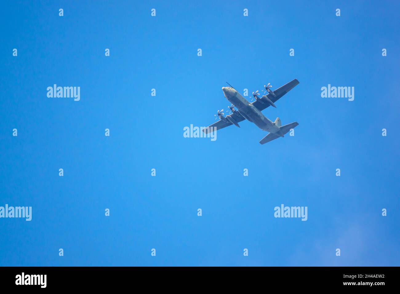 Lockheed Martin C-130J Super Hercules UK Royal Air Force air refueling ...