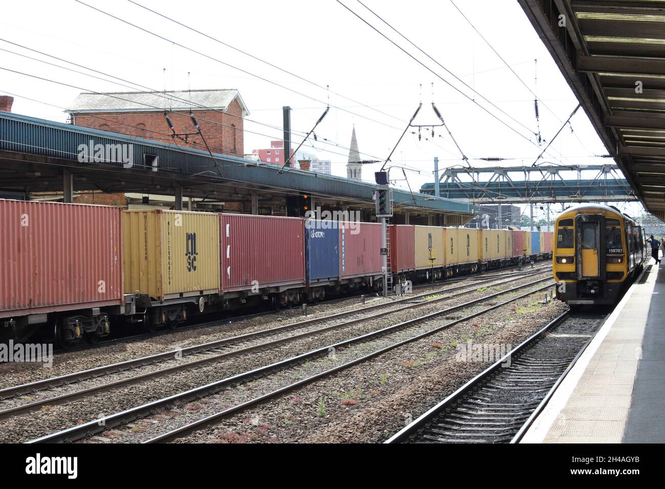 Doncaster train station hi-res stock photography and images - Alamy