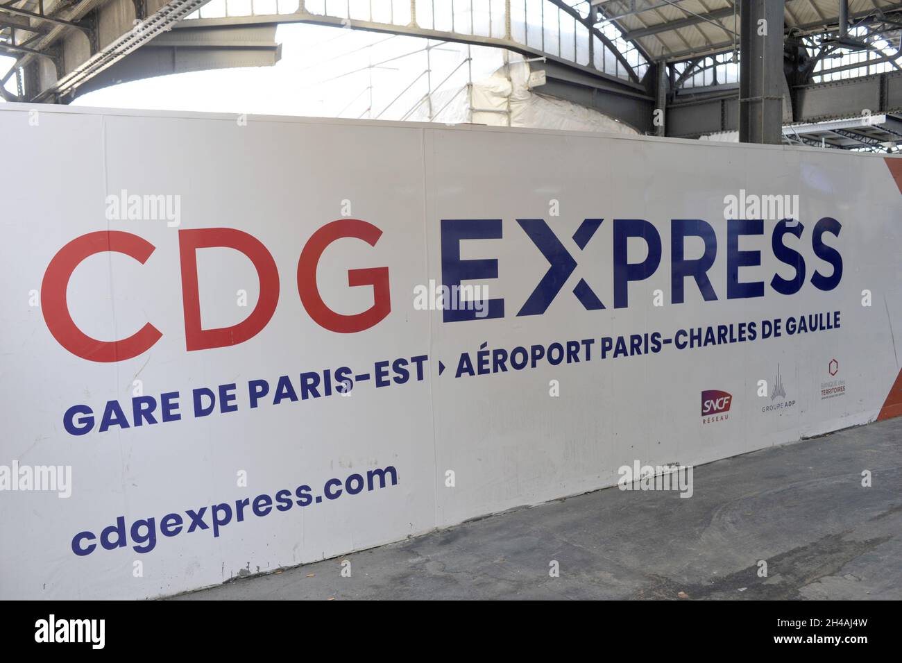 FRANCE. PARIS (75) 10TH ARR. EAST RAILWAY STATION. WORK ON THE ...