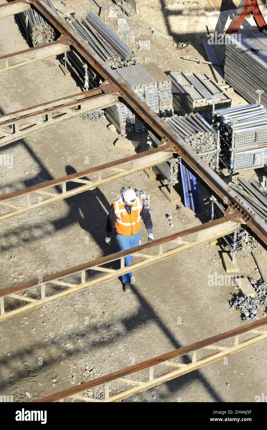 FRANCE. PARIS (75) 10TH ARR. EAST RAILWAY STATION. WORK ON THE ...