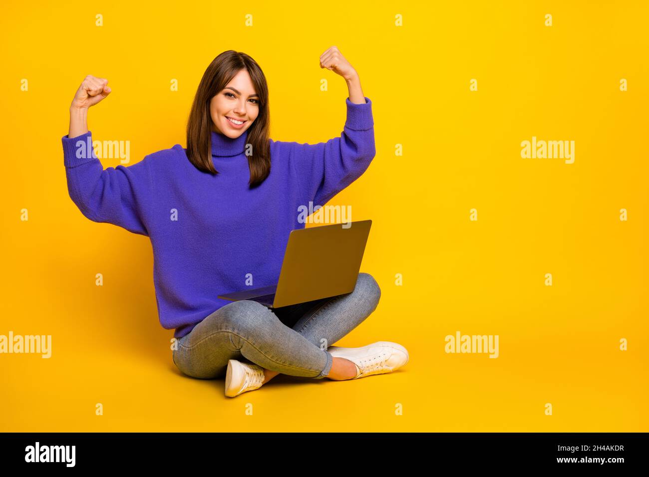 Full length photo of pretty positive lady sit floor crossed legs ...