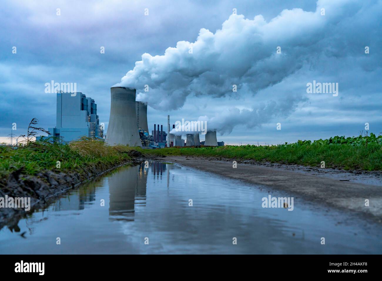 Neurath lignite-fired power plant, power plant units A - E, cooling ...