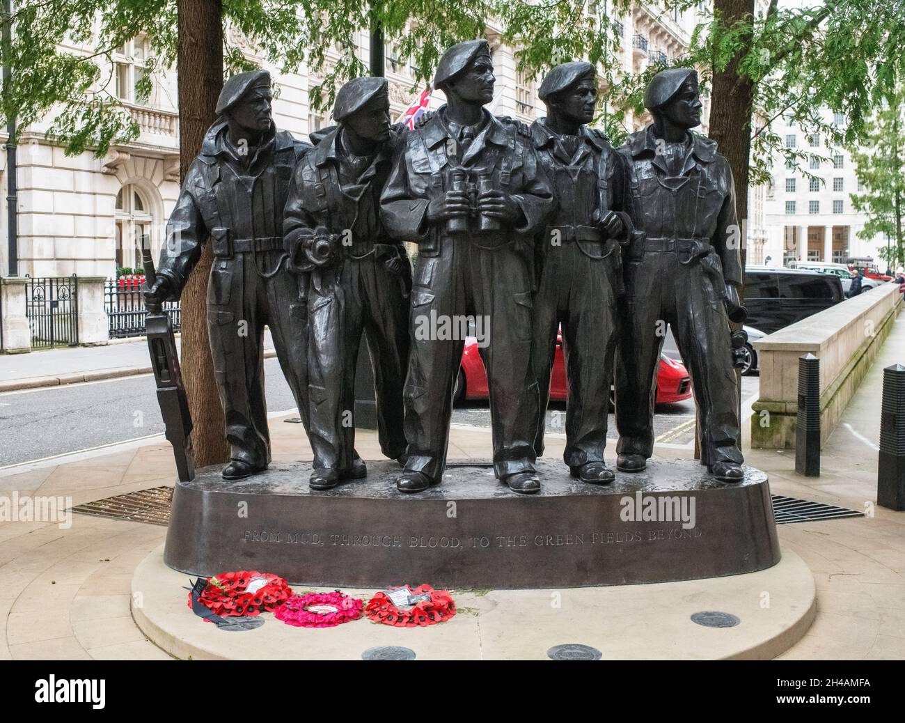 Royal tank regiment statue hi-res stock photography and images - Alamy