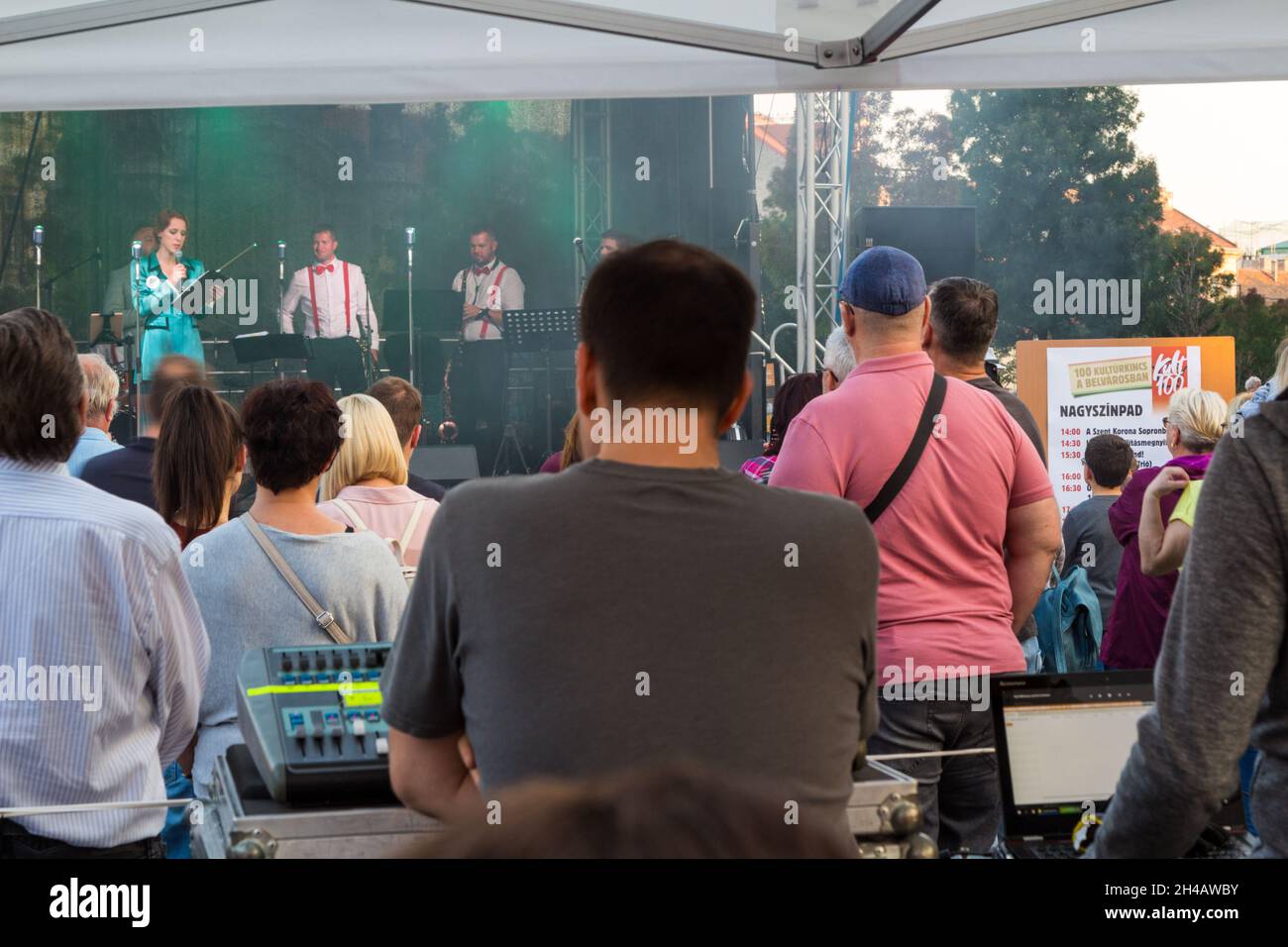 Local Vintage Company concert at Kult100 event during the centenary ...