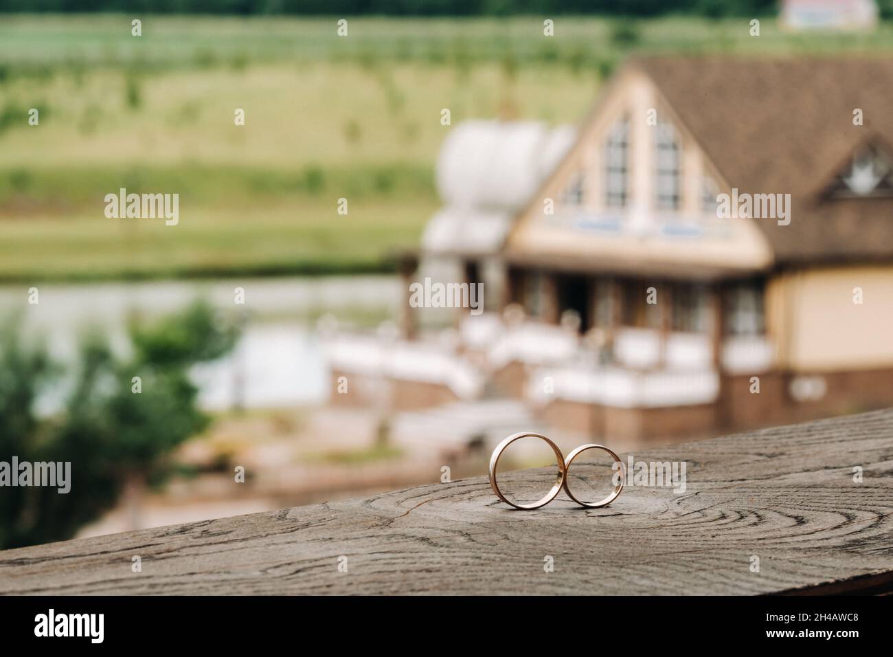 Engagement look hi-res stock photography and images - Alamy