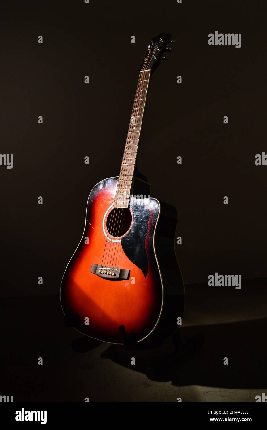 Old chitarra hi-res stock photography and images - Alamy