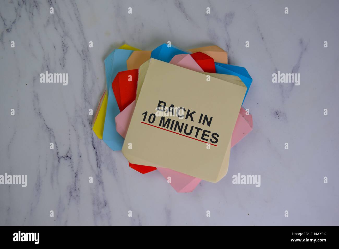 Back in 10 minutes sign hi-res stock photography and images - Alamy