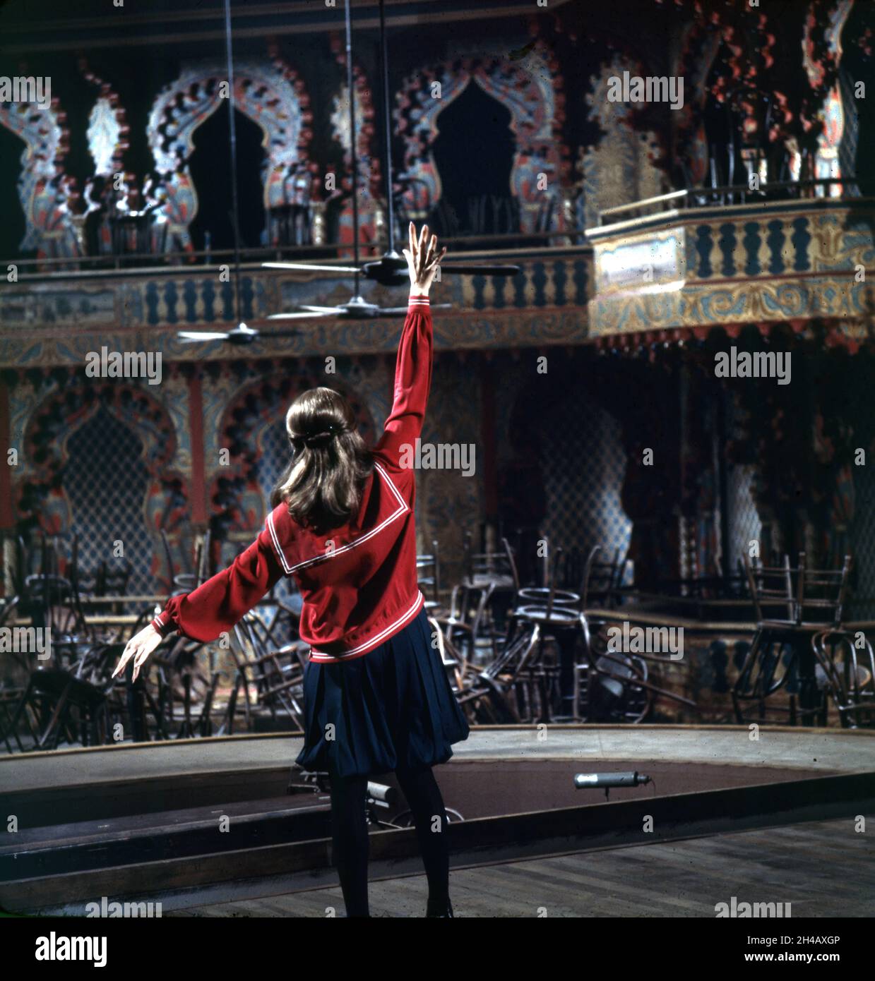 BARBRA STREISAND as Fanny Brice in FUNNY GIRL 1968 director WILLIAM ...