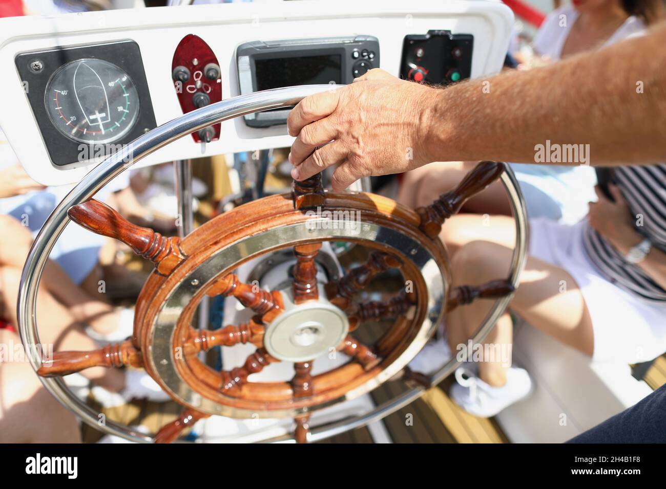 Round shaped metal wheel Stock Photo - Alamy