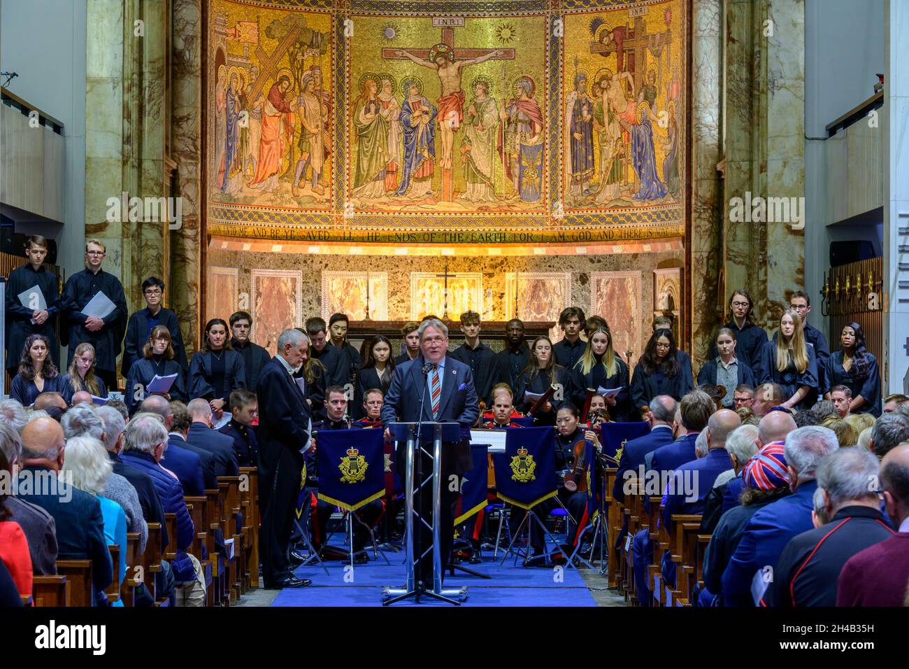 Lieutenant colonel simon haw mbe hi-res stock photography and images ...