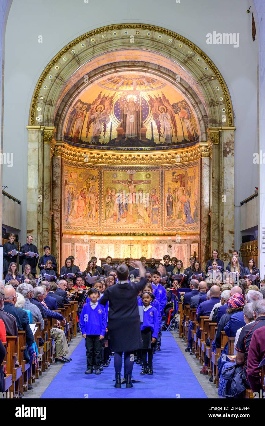 Lieutenant colonel simon haw mbe hi-res stock photography and images ...