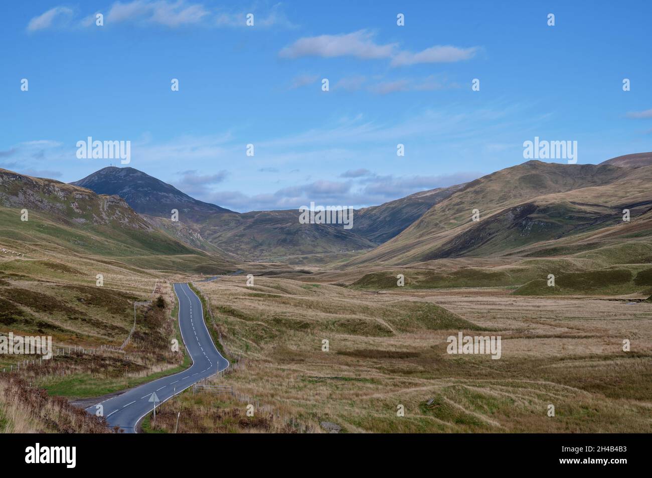 Glenshee road hi-res stock photography and images - Alamy