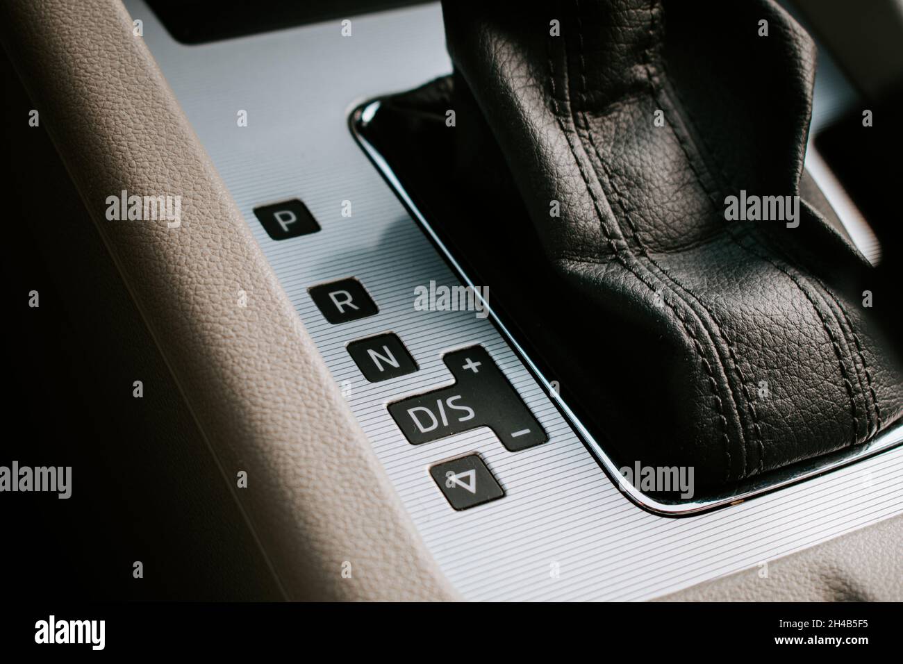 Automatic gearshift hi-res stock photography and images - Alamy
