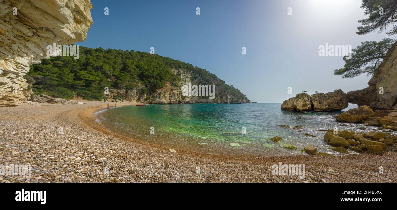 Secluded coastal beach of Portogreco in Gargano National Park, Puglia ...