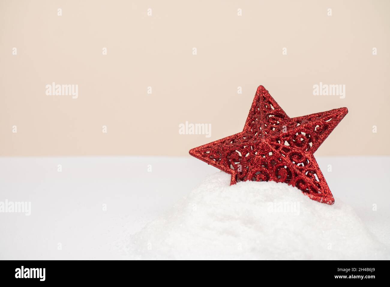 Red christmas star partially hi-res stock photography and images - Alamy