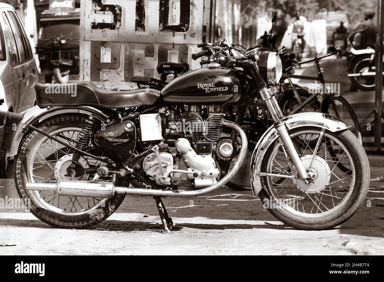 A modern old classic, the Royal Enfield Bullet Stock Photo - Alamy