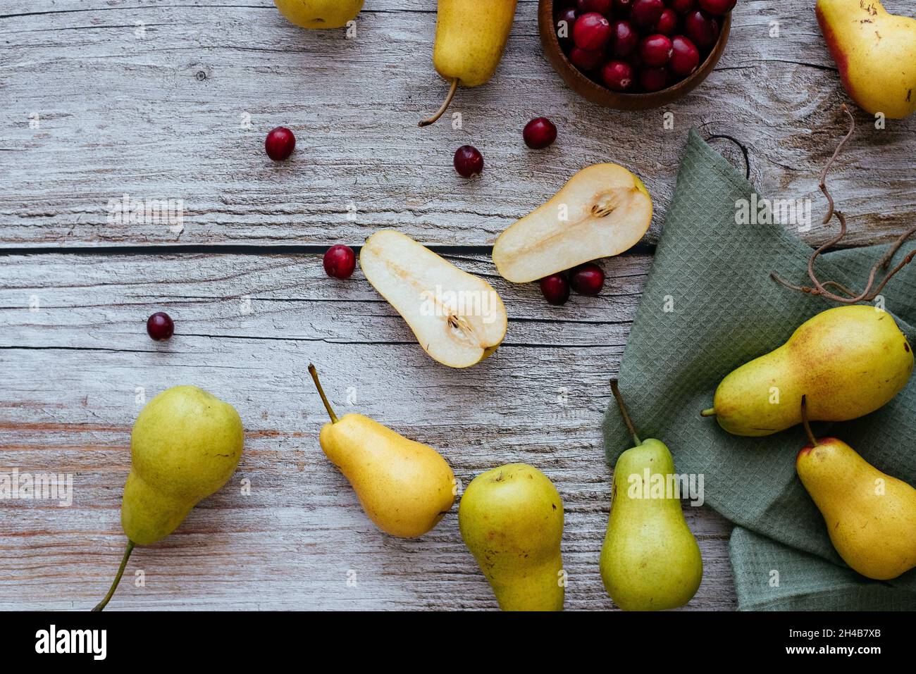 Pears and grapes hi-res stock photography and images - Alamy