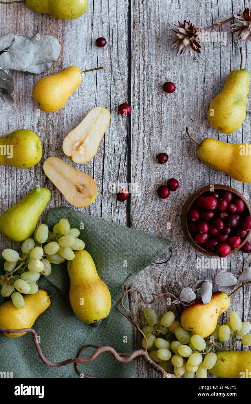 Ripe sweet grapes pears hi-res stock photography and images - Alamy