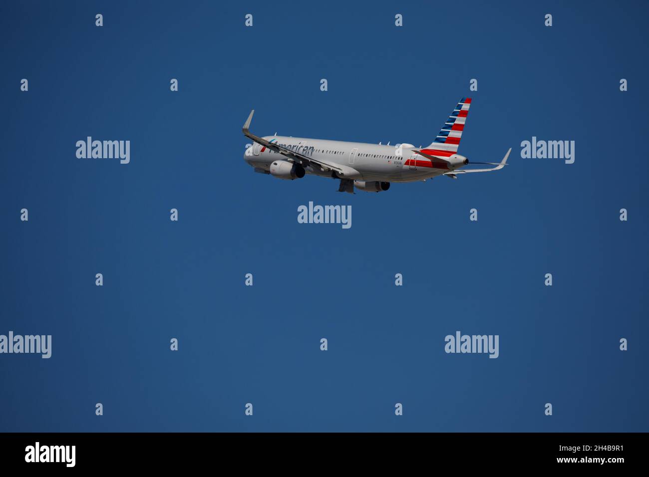 Los Angeles, California, USA. 28th Mar, 2019. An American Airlines ...