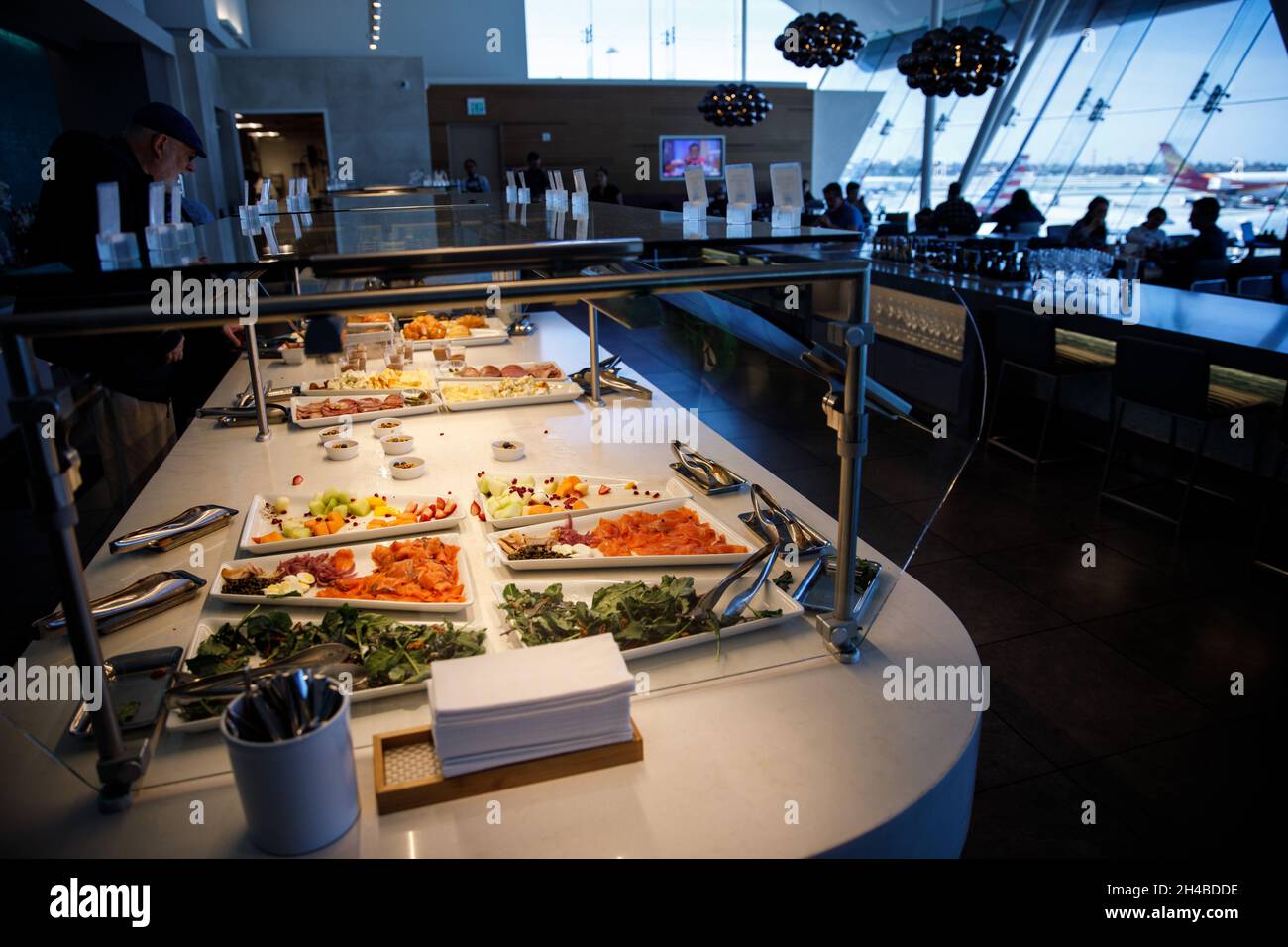 American airlines flagship lounge hi-res stock photography and images ...