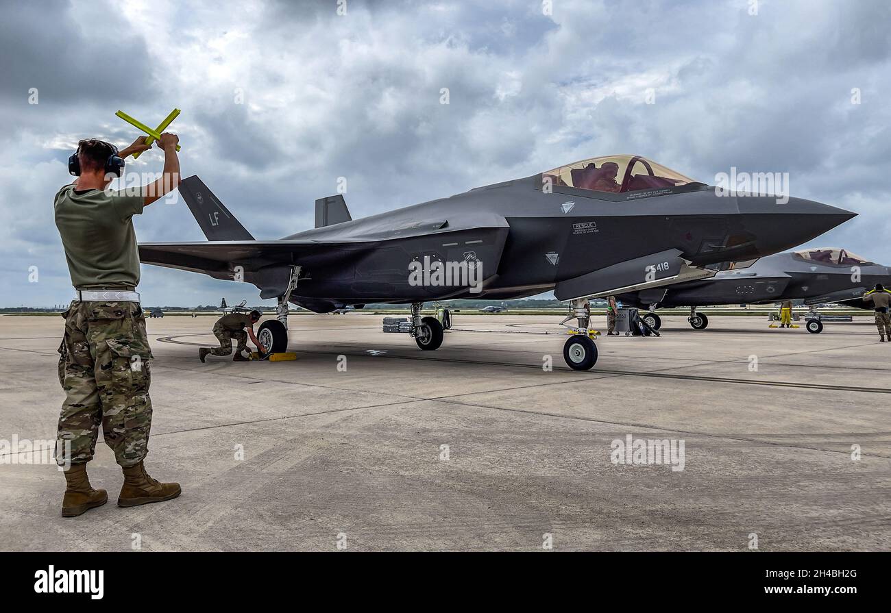 U.S. Air Force service members from the 62nd Fighter Squadron, Luke Air ...