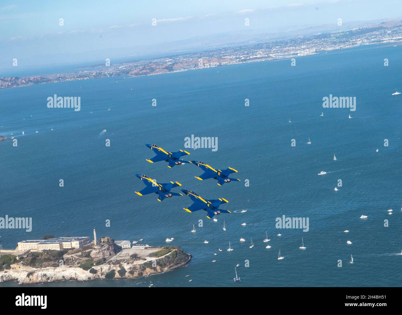(U.S. Navy photo by Mass Communication Specialist 1st Class Bobby ...